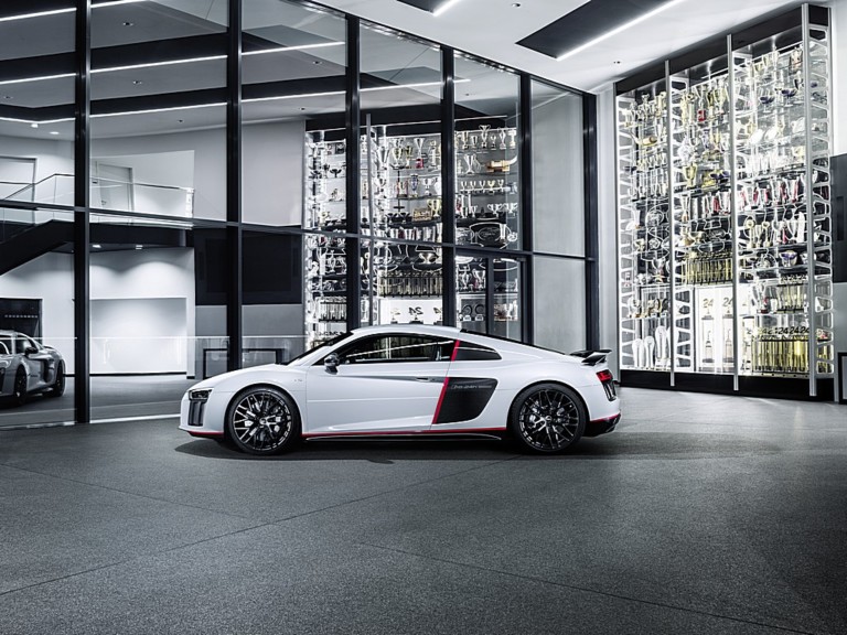 Audi R8: arriva la Selection 24h special edition | Cavalli Vapore