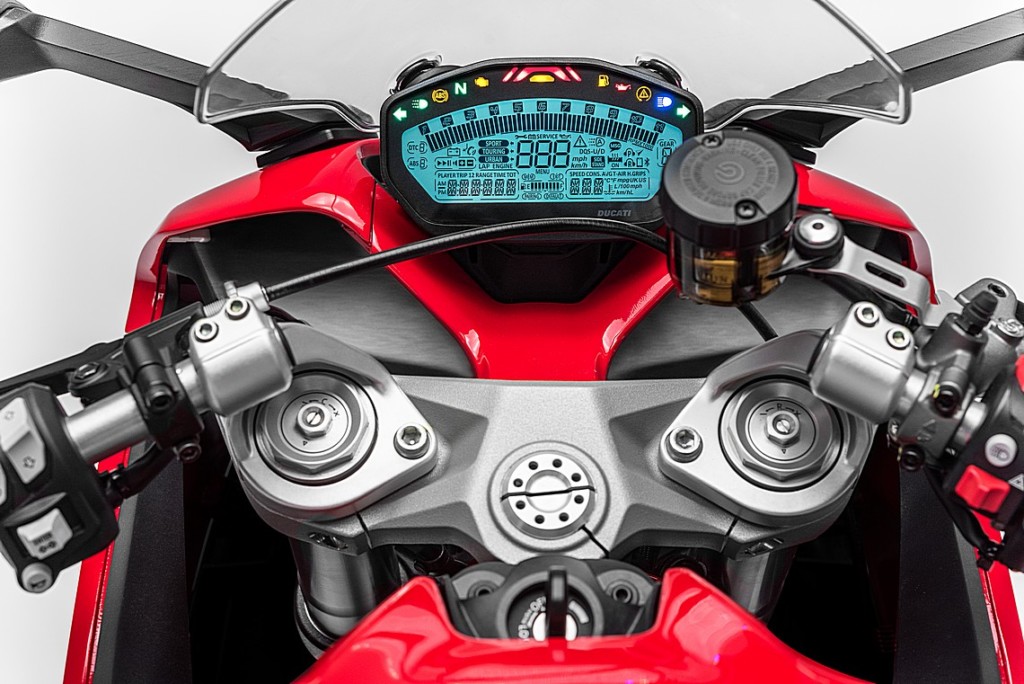 Ducati 939 SuperSport: A Bologna si fa sul serio | Cavalli Vapore